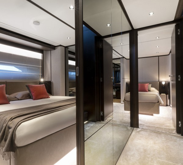FAST Yacht Charter Details, Ferretti | CHARTERWORLD Luxury Superyachts